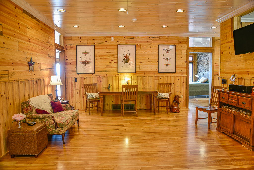 Mixing Wood Tones in Your Log Home Remodeling Project