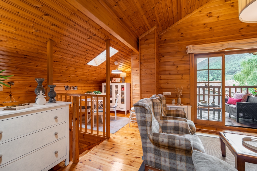 Knotty Pine Paneling Looks Amazing In Any House