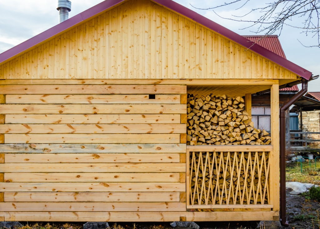 Pine Log Siding Provides The Full Log Look